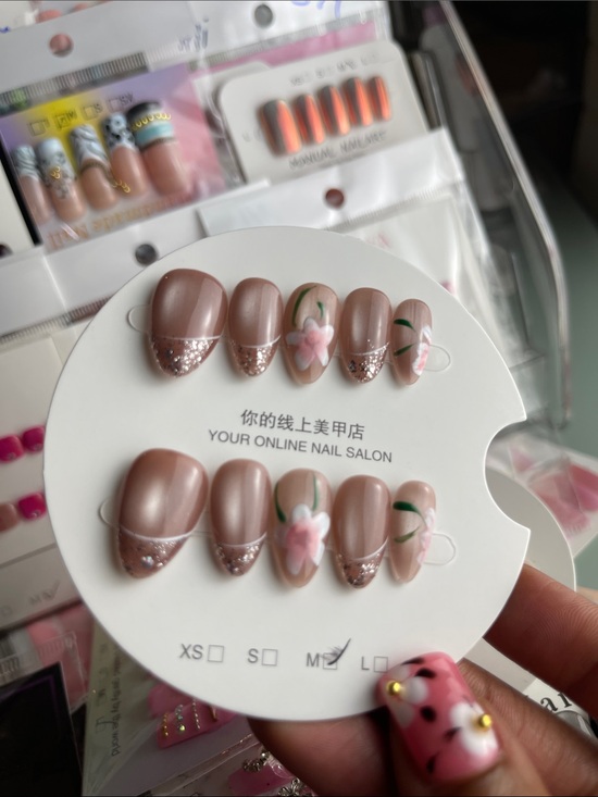 Makeup | Short Almond Nude Cat Eye With Sparkling Tips And Hand Painted ...